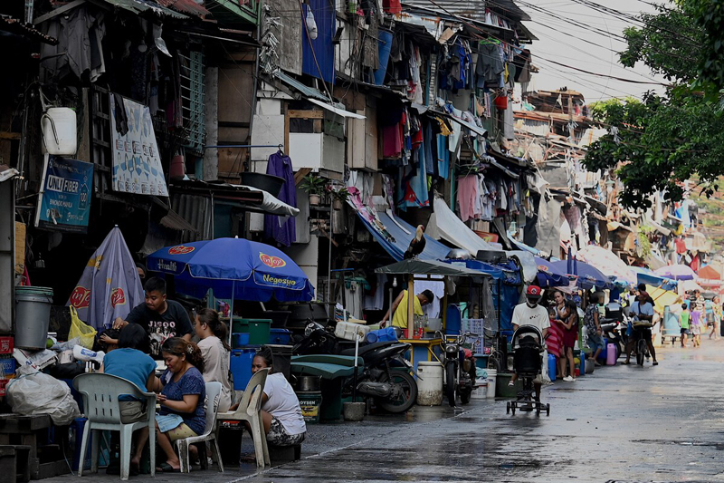 The face of poverty - Popbits